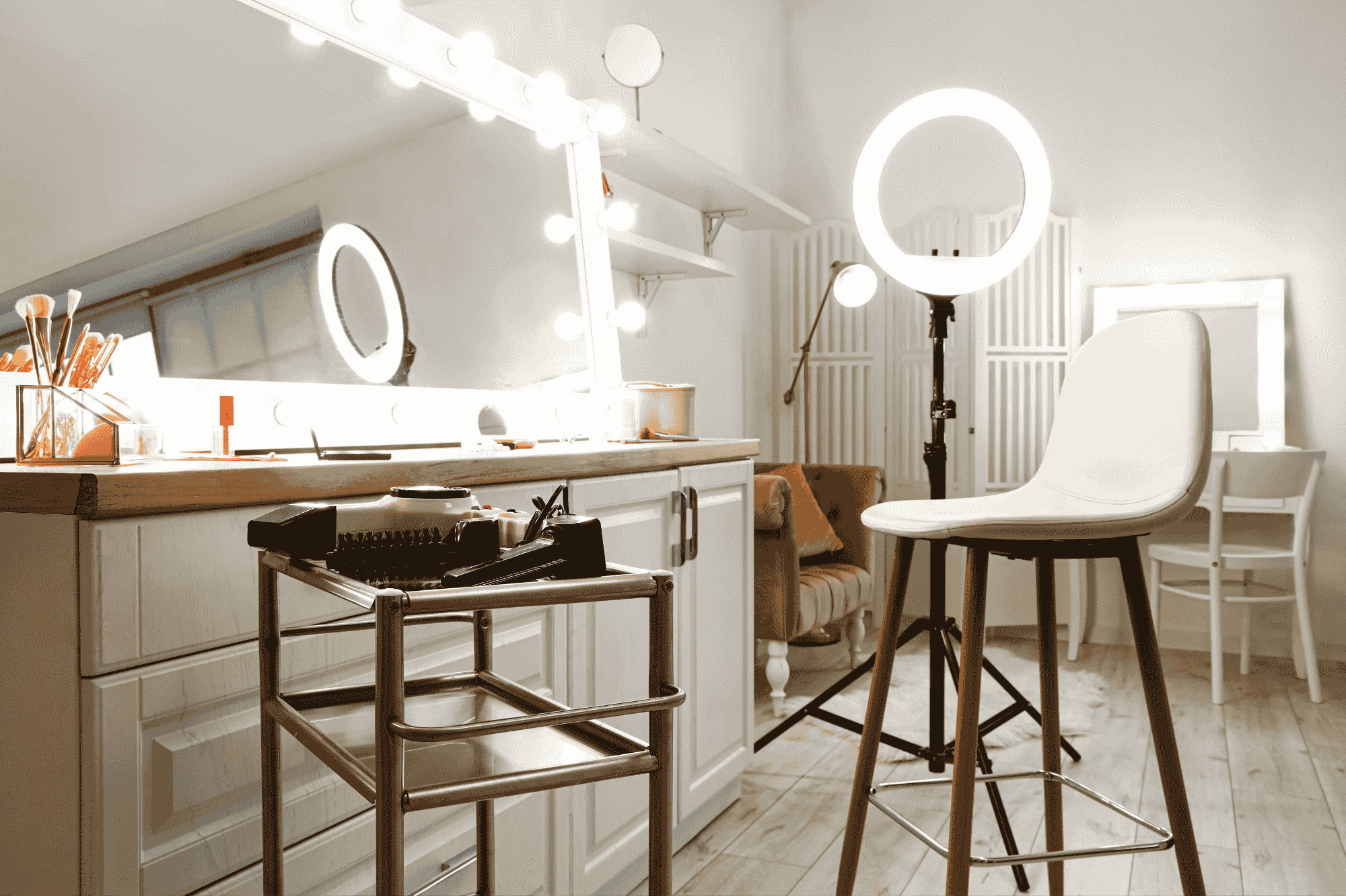 Why Makeup Lighting Plays an Important Part – Lava Art Cosmetic Australia